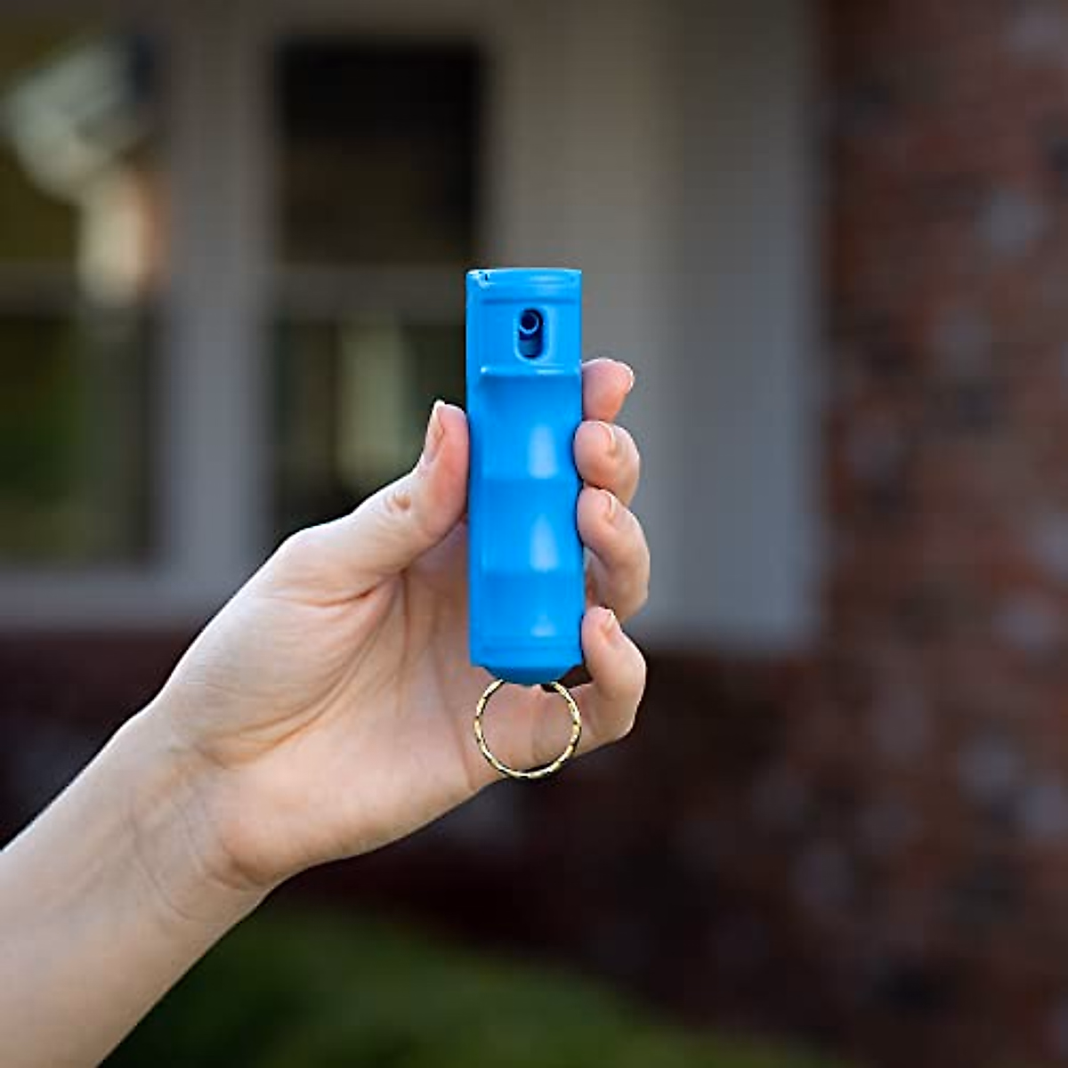 SABRE Pepper Gel Kit with Blue Water Practice Spray, 25 Bursts, Maximum Strength, Gel Is Safer, Ergonomic Finger Grip, Fast Flip Top Safety, Comes With A Blue Water Practice Spray Canister