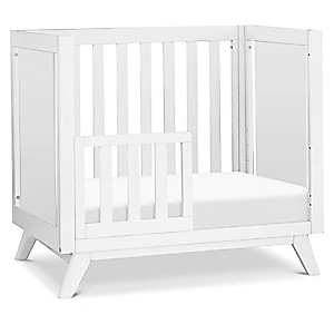DaVinci Otto 3-in-1 Convertible Mini Crib with 4" Mattress in White, Greenguard Gold Certified