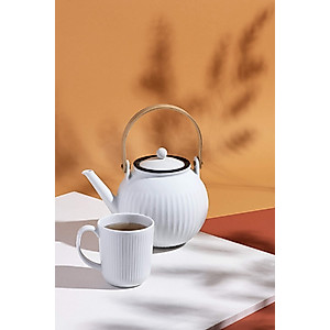 Bodum Douro Porcelain Teapot with Stainless Steel Filter 1.5 Litres
