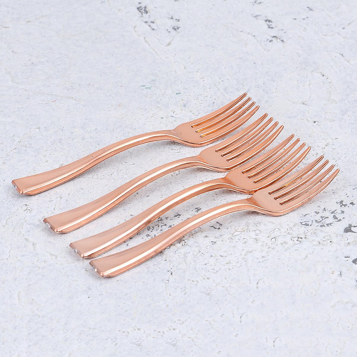 Cabilock 24pcs Disposable Mini Fork Fruit Dessert Pudding Forks Mini Plastic Tasting Forks for Appetizer Desserts Cocktail Cake Fruit Wedding Party Rose Gold