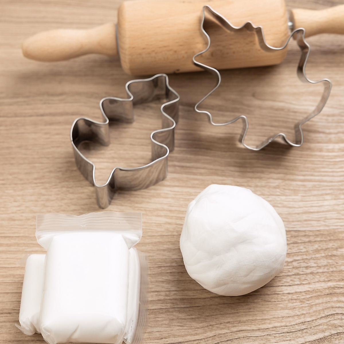 White Air Dry Foam Clay Total 8oz - Super Soft Modeling Clay for Kids Age 3-12, Ultra Light, Safe & Non-Toxic Molding Clay, Perfect for Arts & Crafts, Gift for Boys and Girls, 24-Set of 0.33oz Bags