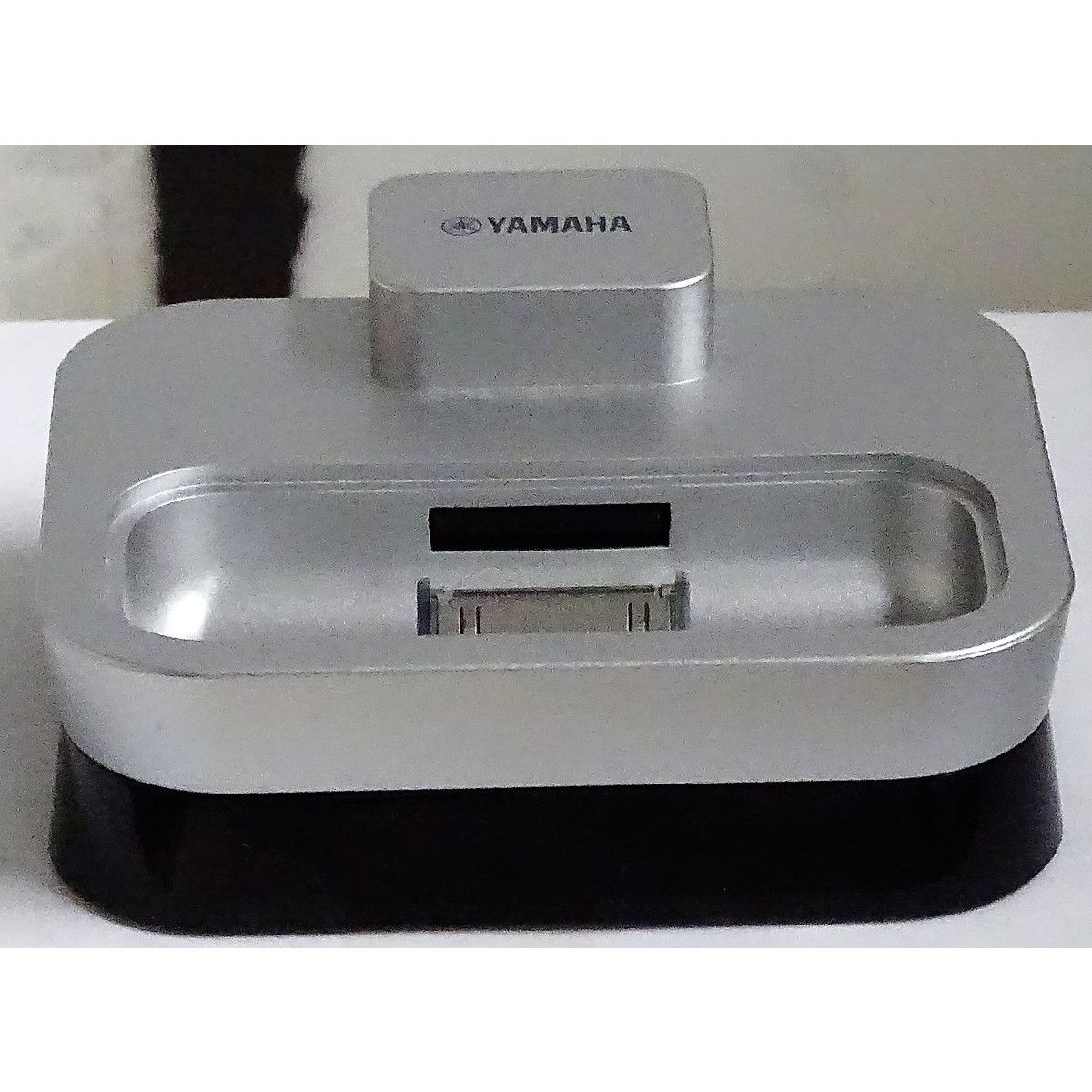 Yamaha YDS-10 Universal iPod Dock for Select Yamaha Home Theater Receivers