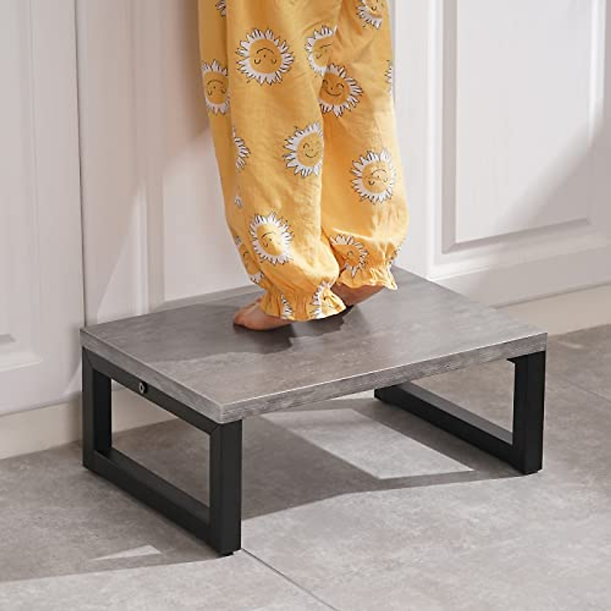 Snughome Wood One Step Stool for Kids, Wooden Bedside Step Stool, Kids Potty Training Stool Foot Step Stool for Kitchen, Bedroom, Living Room, Bathroom(Gray)