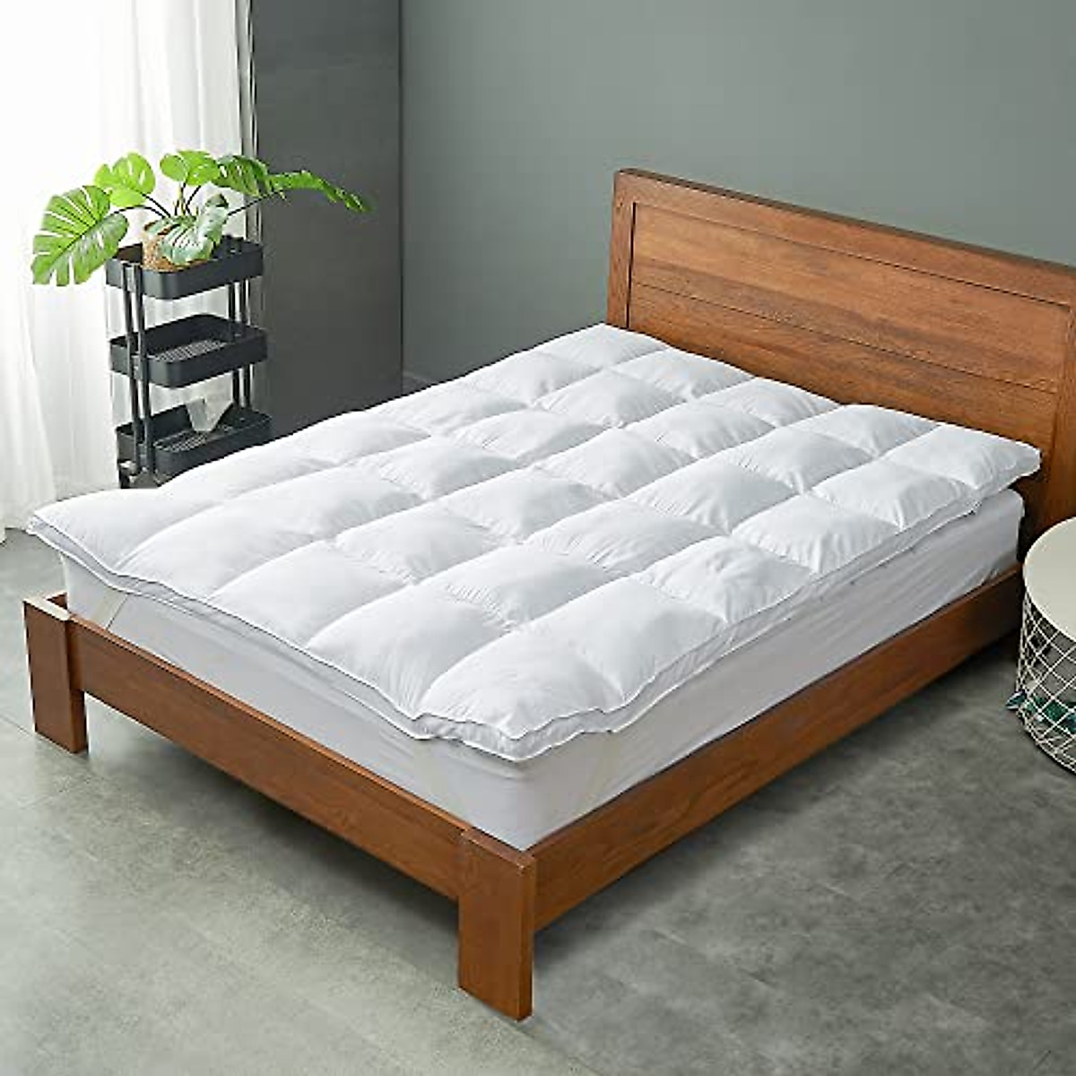 Cheer Collection Thick Mattress Topper - Ultra Luxurious Bed Topper with Stable Anchor Bands – Queen Size 60" x 80"