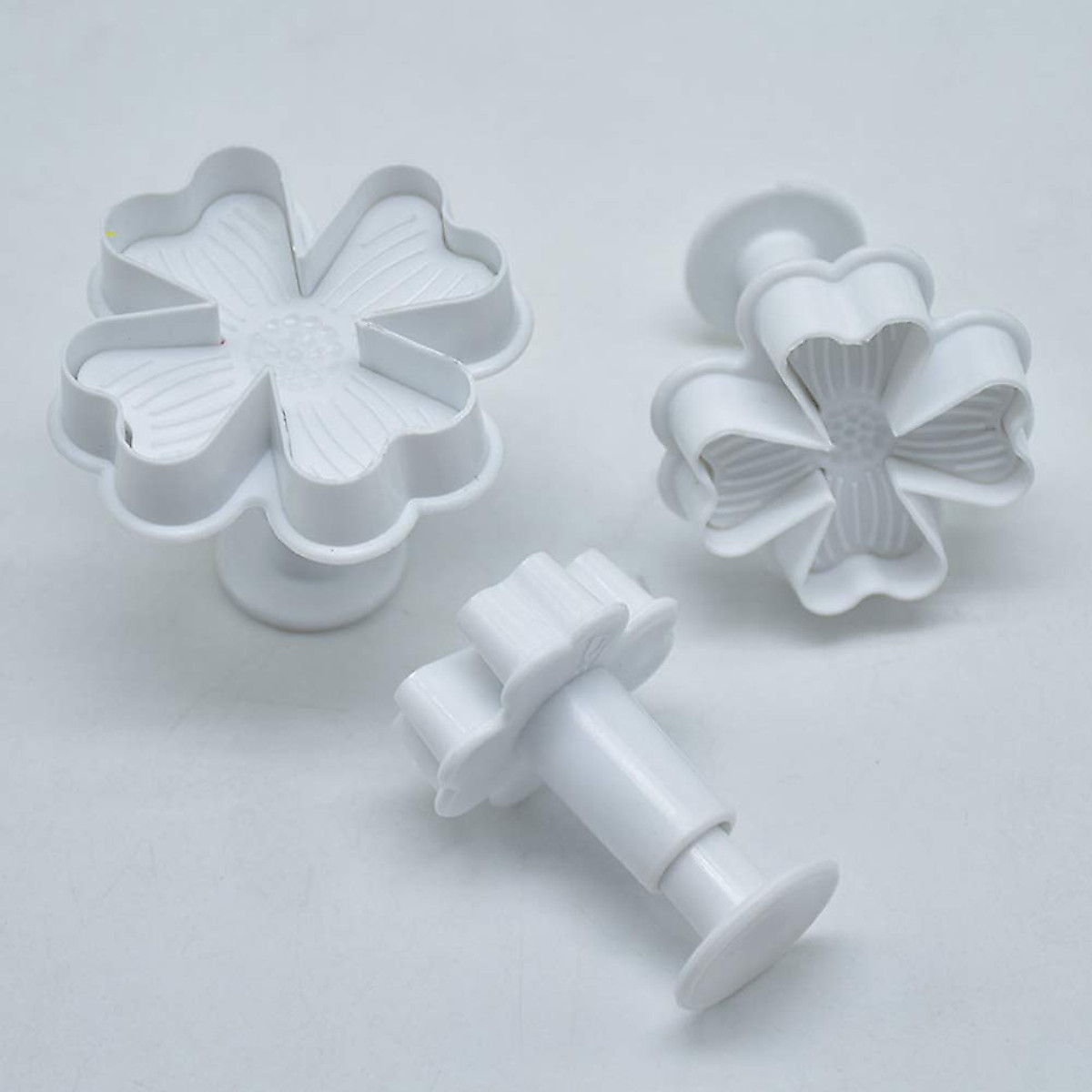 Yardwe Molds Four Leaf Clover Spring Plunger Cake Mold Sugar Cake Fondant Decoration Tool 3pcs (White)