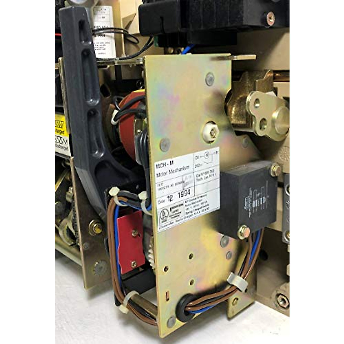 Merlin Gerin MP16H1 1600A LSI Masterpact Circuit Breaker EO w/ 1600 Amp Plug 3P