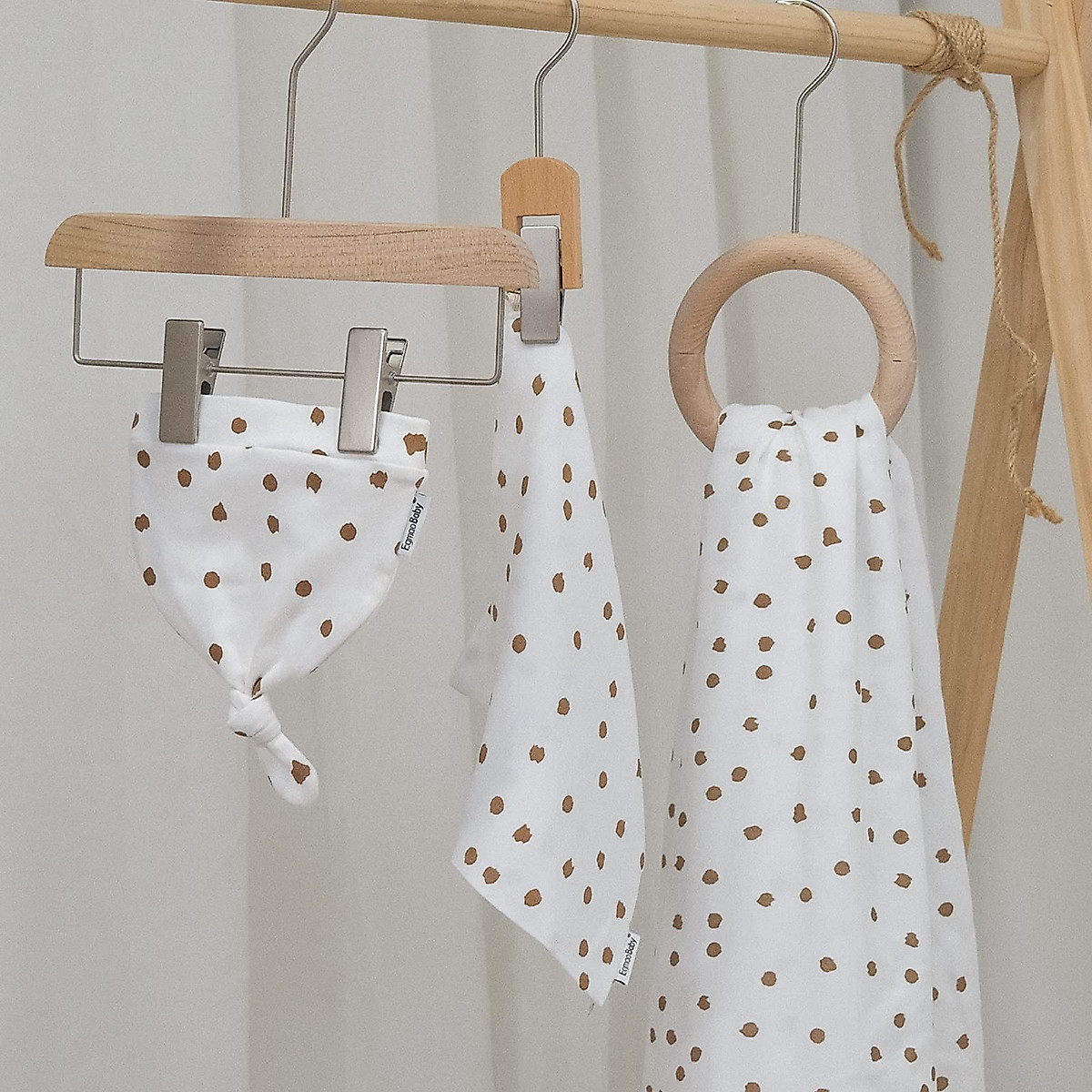 Baby Swaddle Blankets Set with Matching Hat and Drool Cloth Organic Cotton Muslin Blanket Soft Newborn Wrap Receive Blanket Photography Prop Large 47 * 47 Shower Gifts for Boys Girls (Goose)