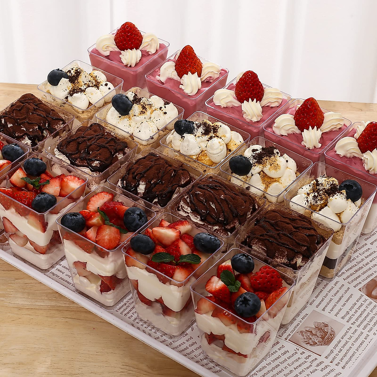 Doloburn 100Pack 5oz Square Dessert Cups with Lids and Spoons, Parfait Cups Clear Dessert Shooter Cups Appetizer Cups for Party with Pudding Fruit Ice Cream Cups