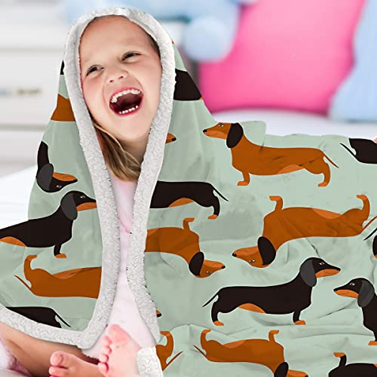 TOPTREE Dachshund Blanket for Dachshund Lovers Fleece Sherpa Dachshund Throw Blanket Print Plush Wiener Dog Blanket Gifts for Kids Teens Men Women Adults (Black and Brown, 60x50 Inches)