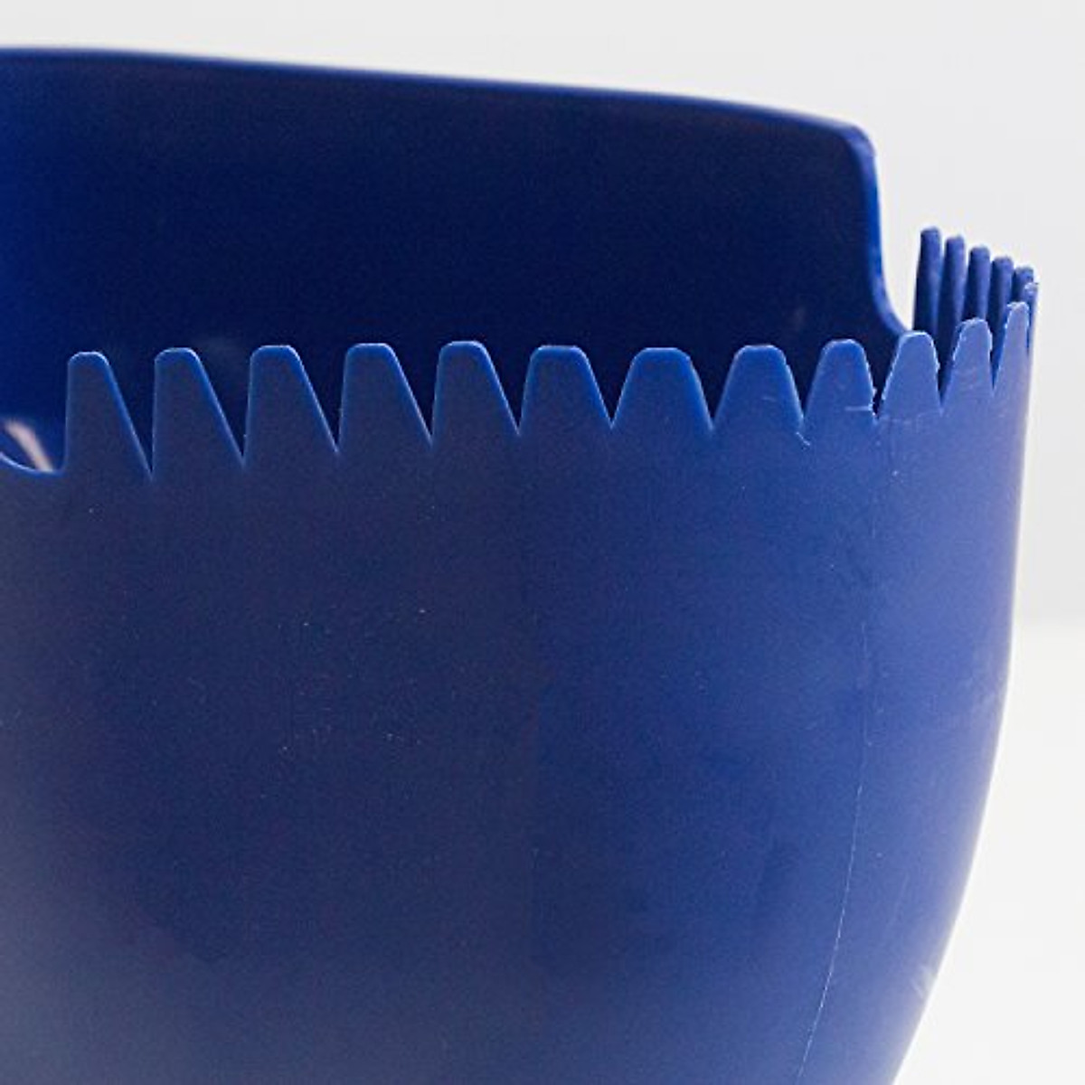 Chapin 8705A 1.6L/.4 Gal Crank (1 Package) Hand Salt Spreader, 3 -Liter, Blue