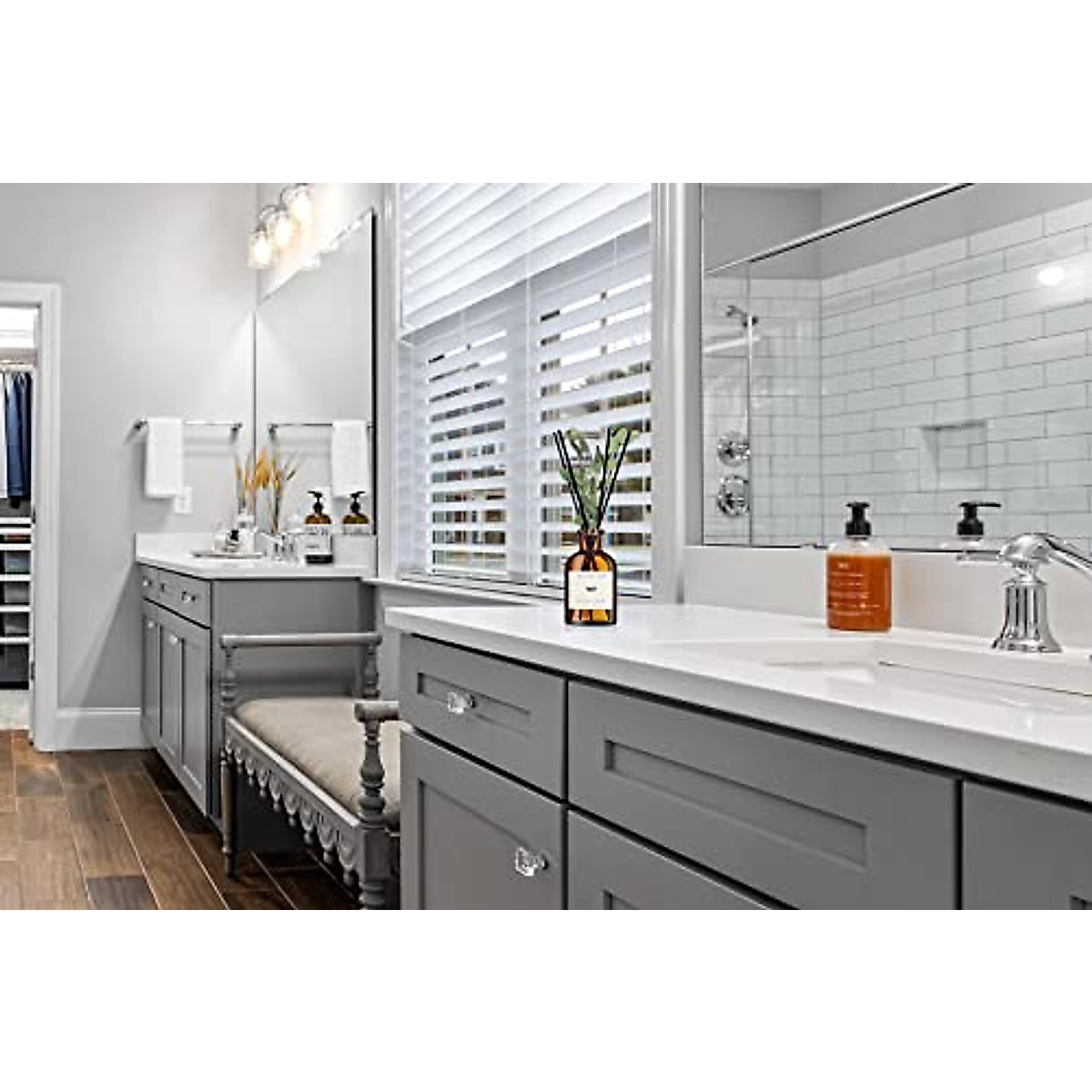 Flower Reed Diffuser Set Eucalyptus & Lavender Scent for Bathroom Accessories Shelf Decor & Air Fresheners, Sticks Defusers with 4.0 fl oz Essential Oils & Leaves, House Bedroom Office Decor & Gifts