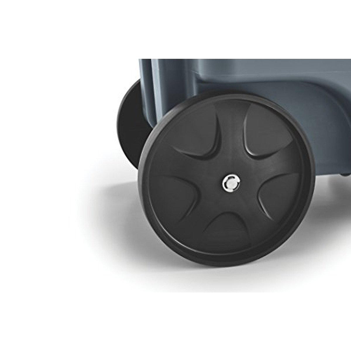 Rubbermaid Commercial Products BRUTE Rollout Step On Trash/Garbage Can with Casters - 32 Gallon - Gray