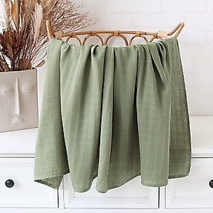 LifeTree Muslin Swaddle Blankets, Woodland Baby Swaddling Neutral Receiving Blanket for Boys & Girls, 70% Viscose from Bamboo and 30% Cotton, Large 47 x 47 inches Safari Jungle/Olive Green