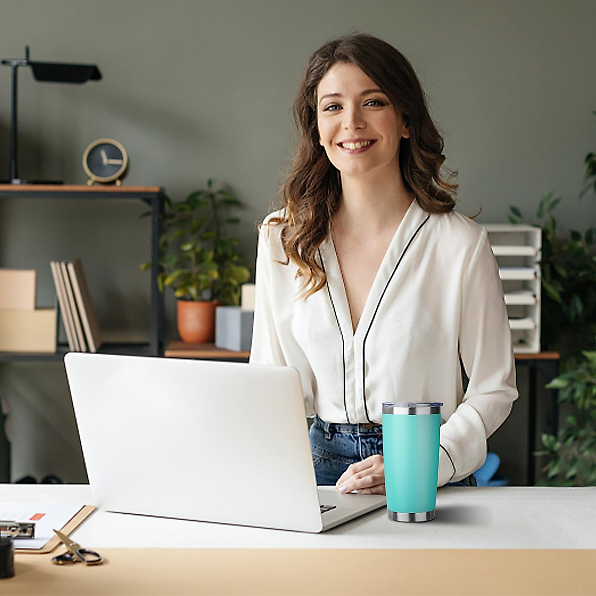 ATIKZHE 20oz Tumbler with Straw and Brush, Stainless Steel Vacuum Insulated tumbler, Double Wall Insulated Coffee Tumbler for Outdoor, Home, Travel,Office (Light Green,1pcs)