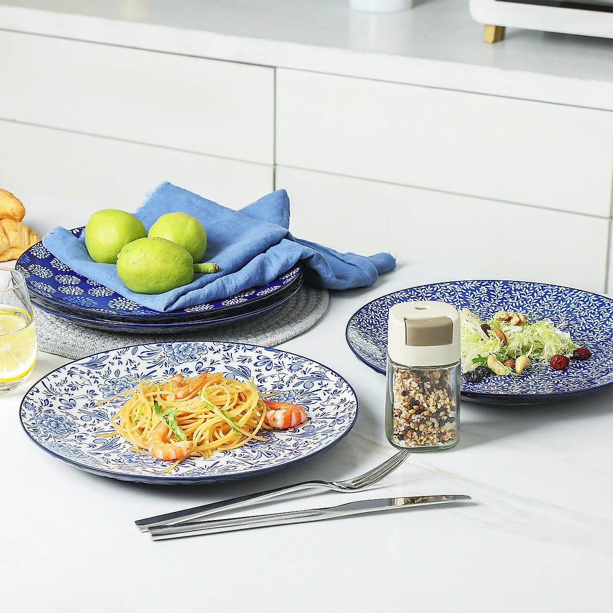 KitchenTour Ceramic Dinner Plates, 10.5 Inch Large Embossed Salad Plates Set of 4, Serving Plates for Dessert, Pasta, Steak, Dishwasher and Microwave Safe