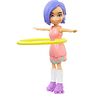 Polly Pocket Travel Toy Playset with 4 (3-inch) Dolls & 50+ Fashion Accessories, Splashin' Style Fashion Pack