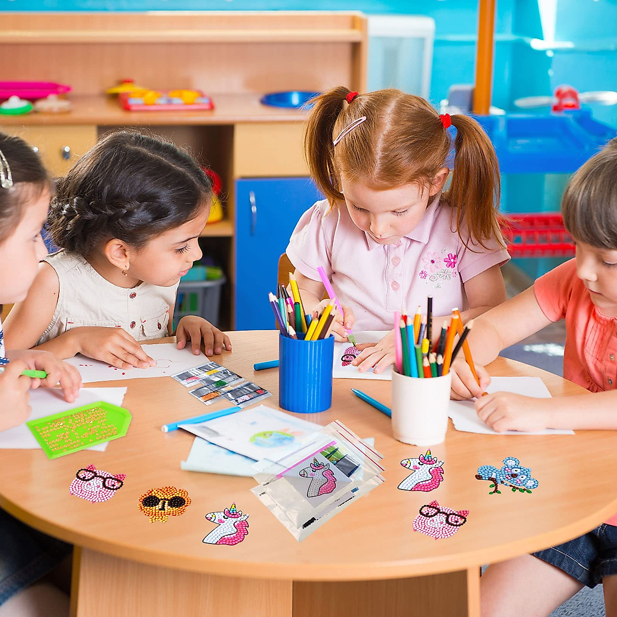 Marspark 16 Pieces Kids Valentine's Day Cards Painting Kits 5D DIY Beginner Animal Painting Stickers for Girls Boys School Classroom Exchange Gifts Craft Activity Party Favors, 4 Styles