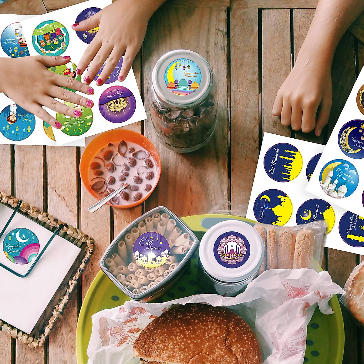 Lucleag 192 PCS Ramadan Stickers, Ramadan Kareem Envelopes Stickers, Eid Mubarak for Kids, Round Ramadan Mubarak Sticker for Eid Gifts Envelope Seals Candy Greeting Cards Party Favor