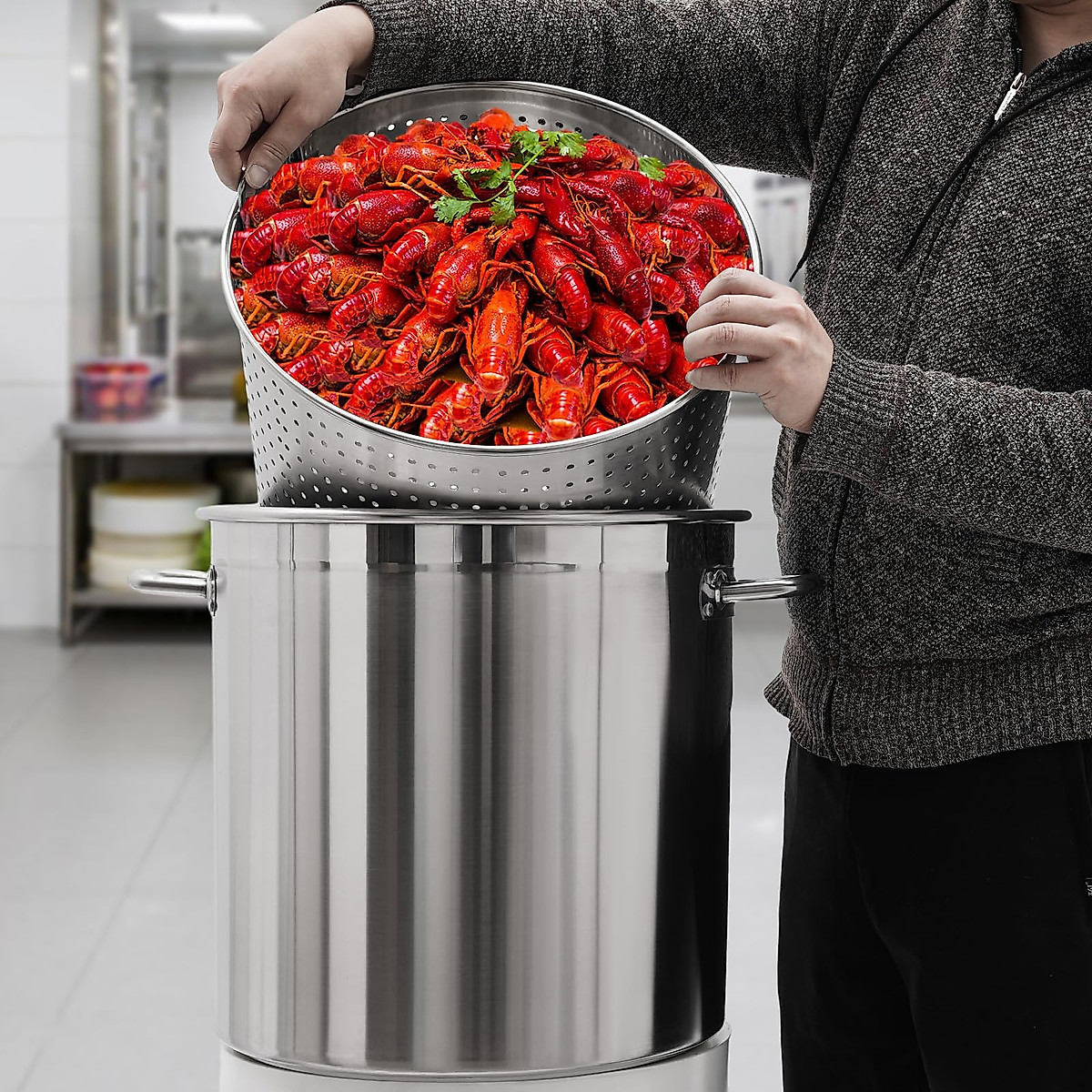 Stainless Steel Stockpot Seafood Boiler, 37 QT Seafood Boiling Pot, Shrimp Boil Stock Pot with Strainer, Turkey Fryer Pot for Home Kitchen Restaurant (35L)