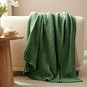 Amélie Home Cable Knit Throw Blanket for Couch, Chenille Knitted Chunky Knit Blanket with Chevron Texture Non-Shedding, Decorative Farmhouse Soft Blanket for Home Sofa Chair Bed, Green, 50x 60
