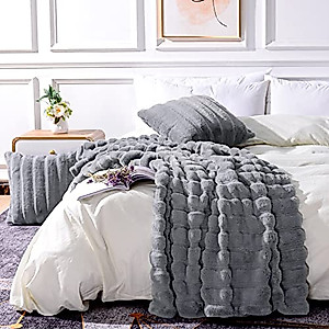 NEXHOME PRO Faux Fur Throw Blanket+2 Pillow Covers Set, Luxury Soft Rabbit Warm Fuzzy Cozy Fluffy Feel Fleece Blankets for Women 50"X60"+2X18 X18,Comfy Ruched Blanket for Sofa Couch Bed DÉcor Grey