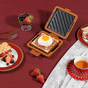 Microwave Toastie Sandwich Maker,Microwave Grilled Cheese Maker,Toastie Maker with Adjustable Silicone Straps,Dishwasher Safe,No Electricity,Wireles,Non-stick Coating for Sandwiches Hot Dogs (Yellow)