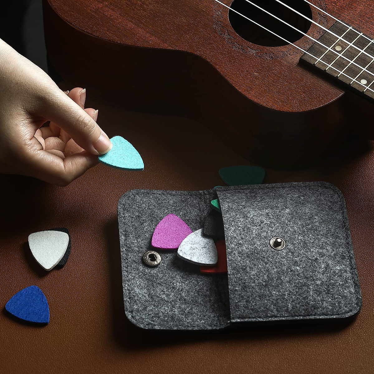 Ukulele Capo for Soprano, Concert, Tenor, Baritone Ukulele with felt picks (Walnut)