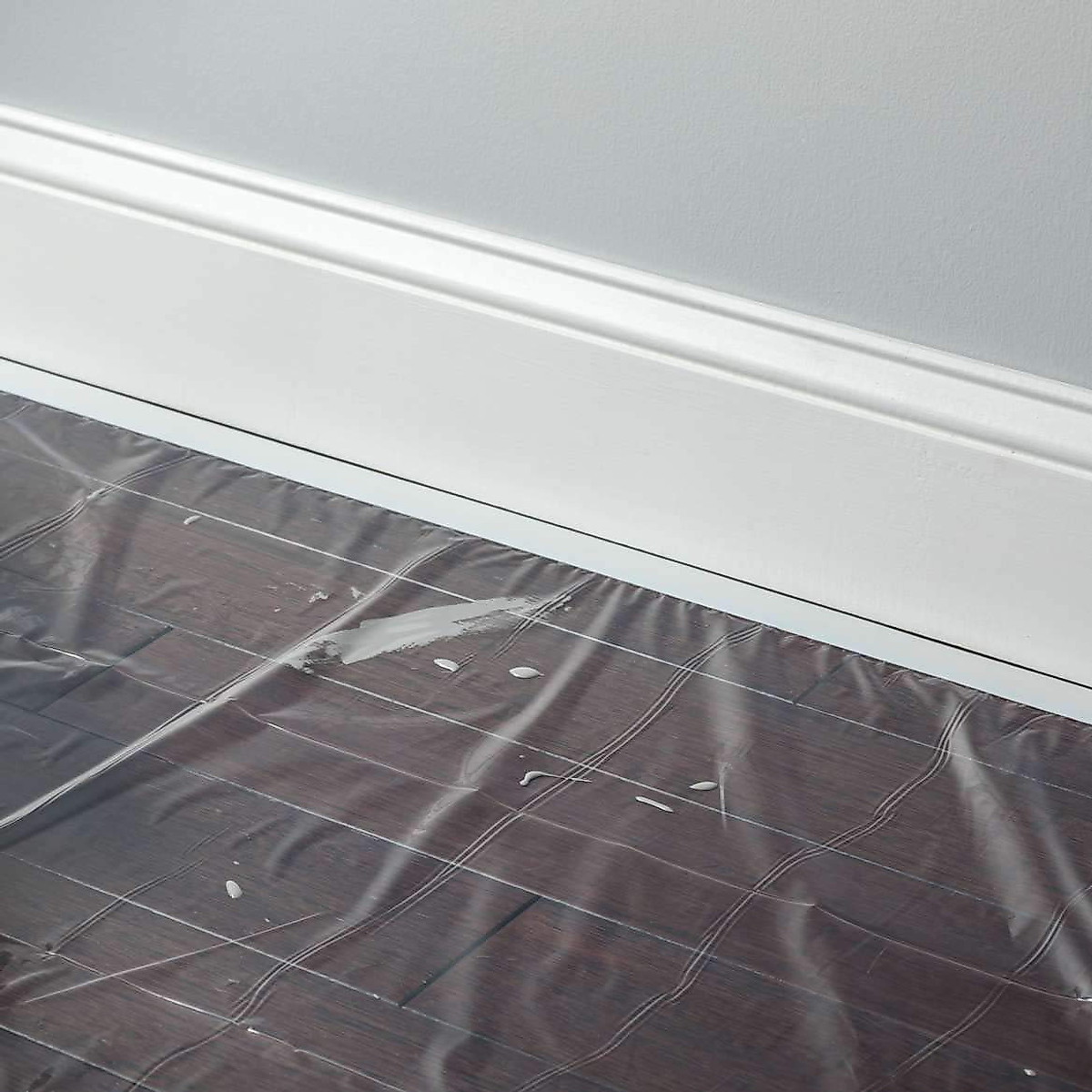 Duck Brand Pre-Taped Painter's Drop Cloth, 22-Inch by 100 Feet, Single-Pack (281156)