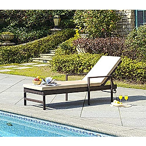 Safavieh PAT9000A Outdoor Collection Alma Brown and Beige Rattan Sun Lounger Lounge Chair