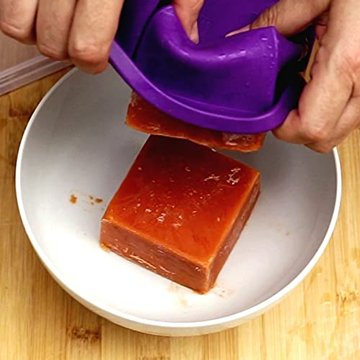 Soup Master 6-in-1 Storage & Freezer Container with lid - 4 pack – makes 24 perfect 1 cup cubes- Stores 1 Gallon of Soups, Pasta, Sauces, Stews, Desserts and More. Easy-To-Clean & Dishwasher Safe