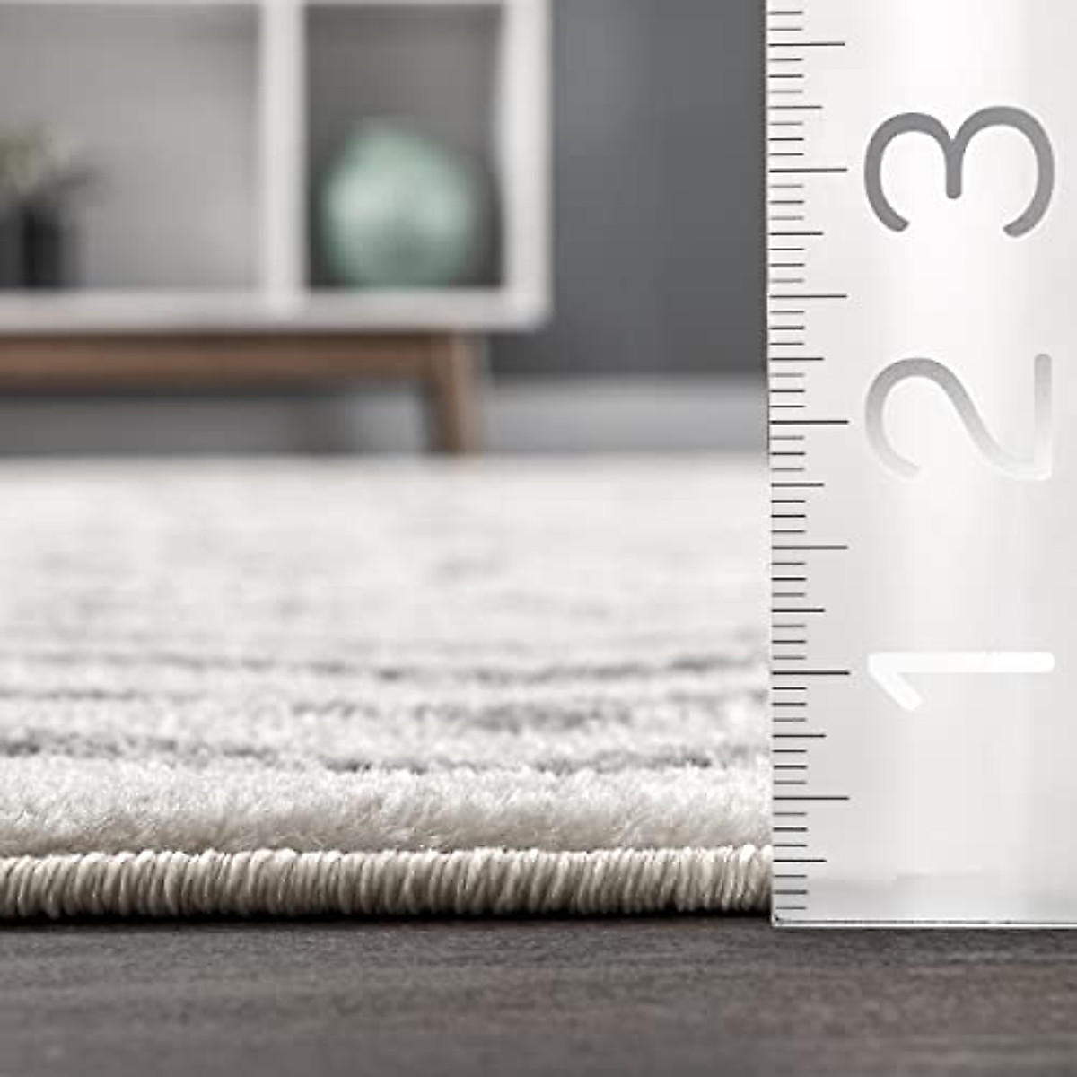 nuLOOM Kenzie Geometric Diamond Area Rug, 4' x 6', Off-white