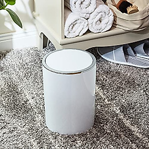 Wenko Inca Trash Can with Lid, Waste Bin with Swing Lid, Small Trash Can, Mini Trash Can, Small Garbage Can, Small Waste Basket, 1.3 Gal, Ø 7.28 x 10.04 in, White