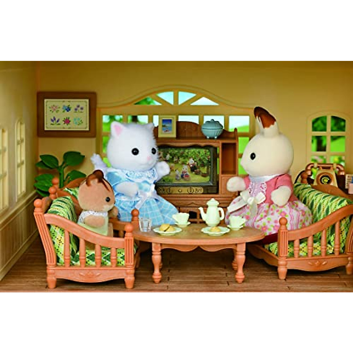 Calico Critters Large House with Carport Gift Set, Dollhouse Playset with Collectible Figure, Vehicle, Furniture and Accessories - Amazon Exclusive!