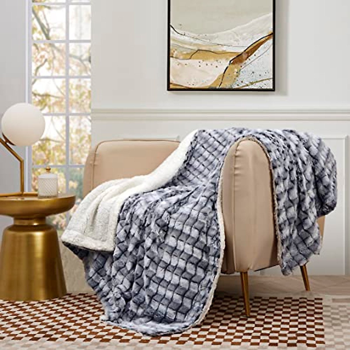 Hotel Suite Micromink/Sherpa Reversible 50 x 60 in Navy Color Throw, Navy