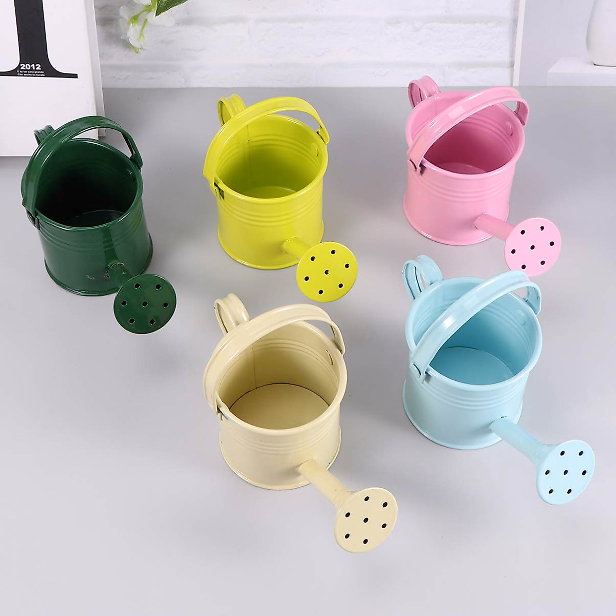 Hemoton Metal Watering Can, 5pcs Simple Kids Watering Can, Children Garden Watering Bucket Iron Watering Tin Can Sprinkling Kettle for Garden Plants Flower 5.9x2.95x2.95 in (Mixed Color)