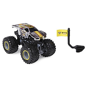 Monster Jam 2021 Target Exclusive Breaking World Records Series 1:64 Scale Diecast Monster Truck with Flag: Max-D