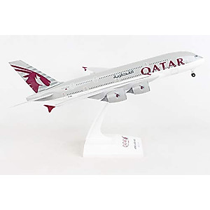 Daron SkyMarks Qatar A380 1/200 w/Gear (SKR1062)