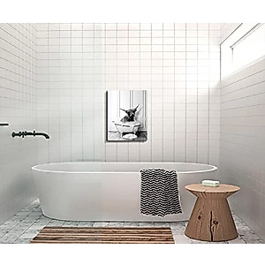 Funny Highland Cow Bathroom Wall Decoration Black and White Canvas Cow in Bathroom Decoration Picture Humorous Animal Bathroom Wall Art Printed Country Farmhouse Style Wall Decoration Prepare Frame Hanging in Bathroom Bedroom Children's Bathroom Decoratio