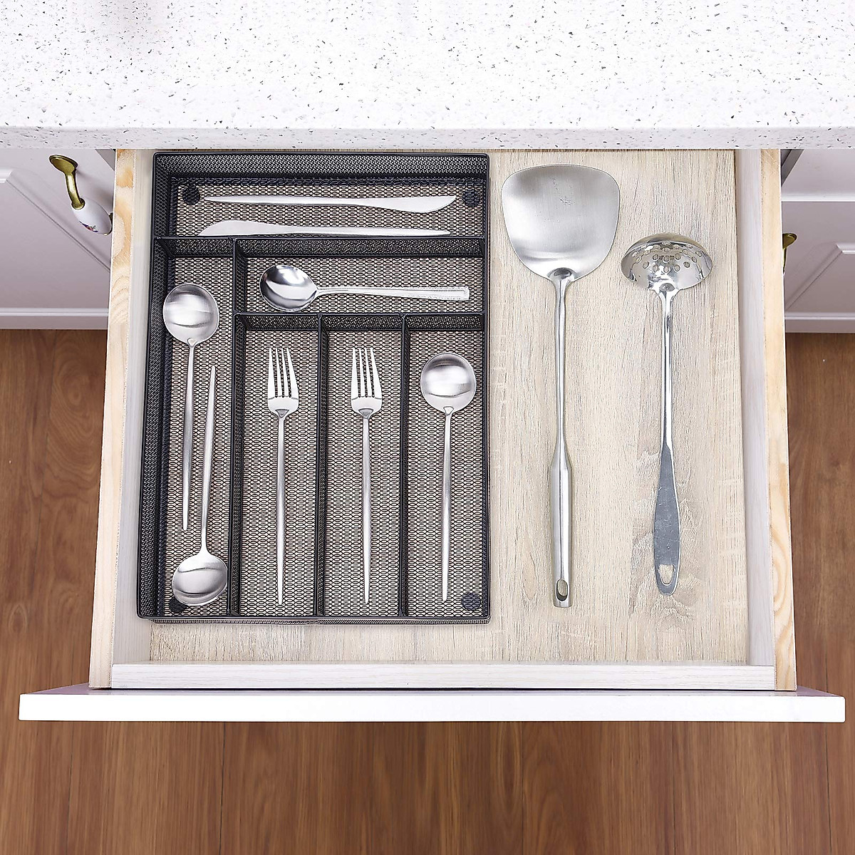 WuGeShop 6 Compartments Metal Mesh Kitchen Flatware Organizer Tray, Silverware Drawer Organizer/Utensil Holder and Cutlery Tray with Non Slip Mat (Black)