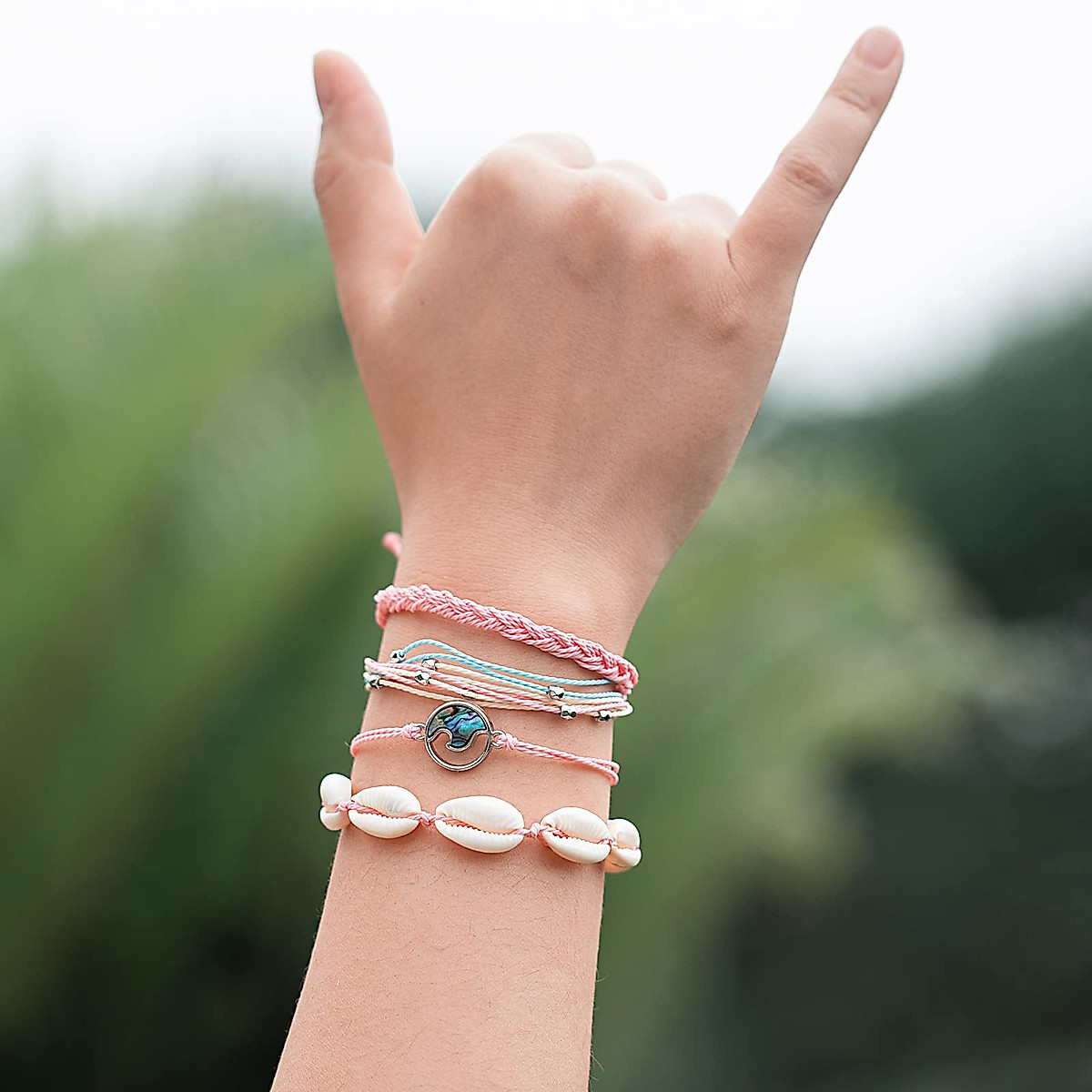 FANCY SHINY Wave String Bracelets Braid Puka Shell Bead Bracelets Handmade Cute Trendy Boho Jewelry Gifts for Women(Pink)