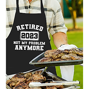 OzosKeiw Retirement Gifts for Men Women 2023, Funny Aprons for Men, Retired Apron for Cooking Grill Kitchen BBQ Grilling, Happy Retirement Gifts for Chef Husband Wife Dad Mom Friends
