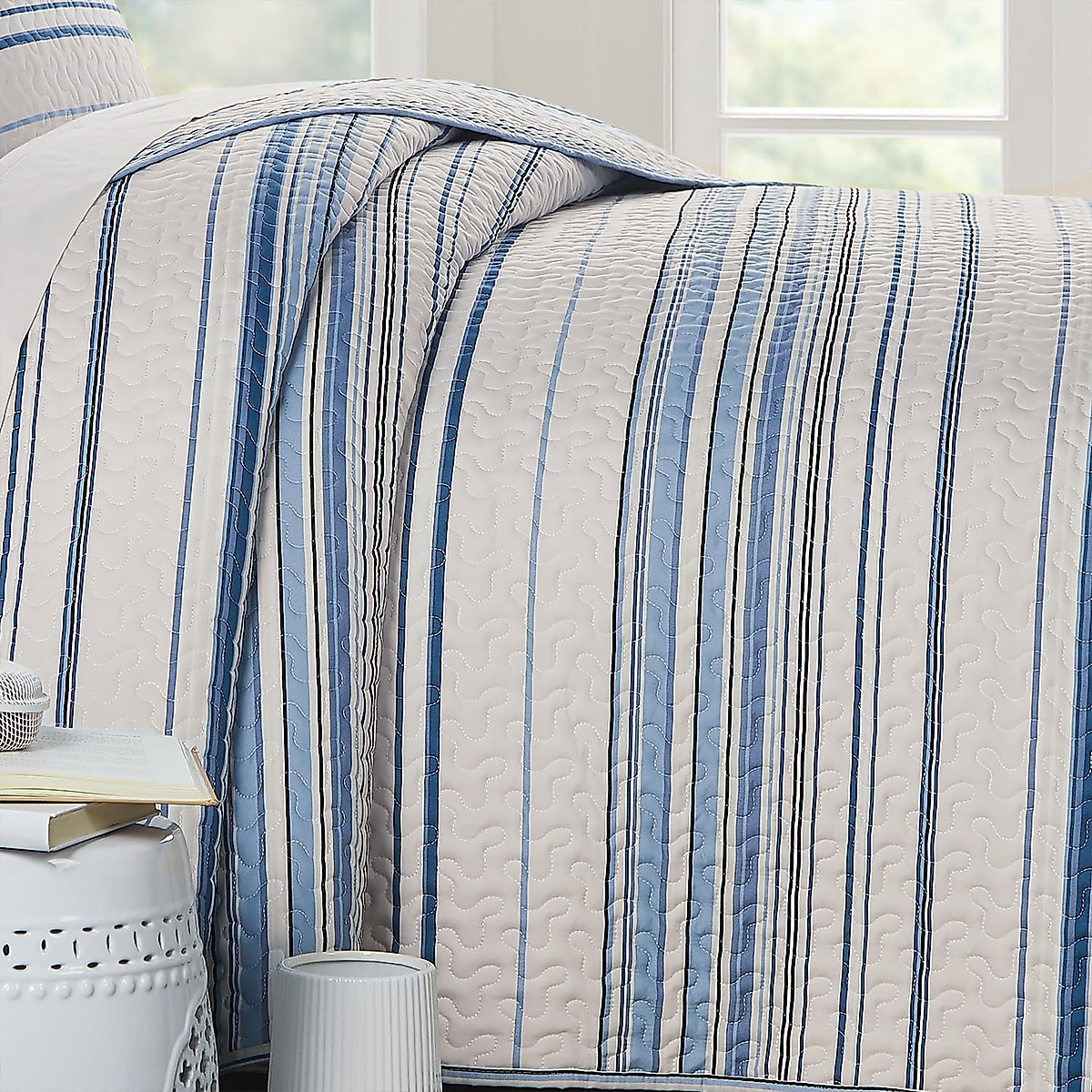 Southshore Fine Living, Inc. Oversized King Quilt Set, All Season Striped Blue Bedspread Set, 3-Piece Coastal Bedding, California/King Coverlet Sets with Shams, Soft Microfiber Quilt, Blue Stripes