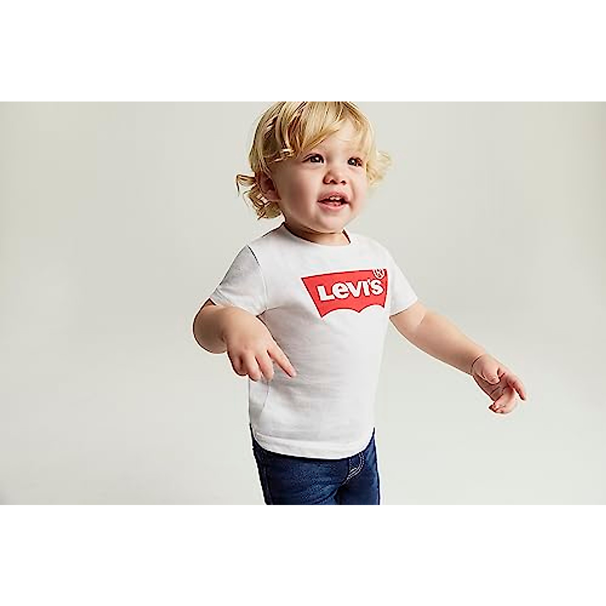 Levi's Big Boys' Classic Batwing T-Shirt, White, S