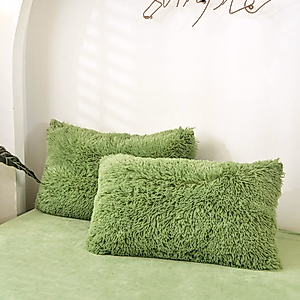 MorroMorn Decorative Pillows Covers, 2 Packs Faux Fur Pillow Cases, Luxury Shaggy Throw Pillowcase Cushion Shams with Zipper Closure Home Decor for Couch Sofa Bed Room (Green, King/Cali King)