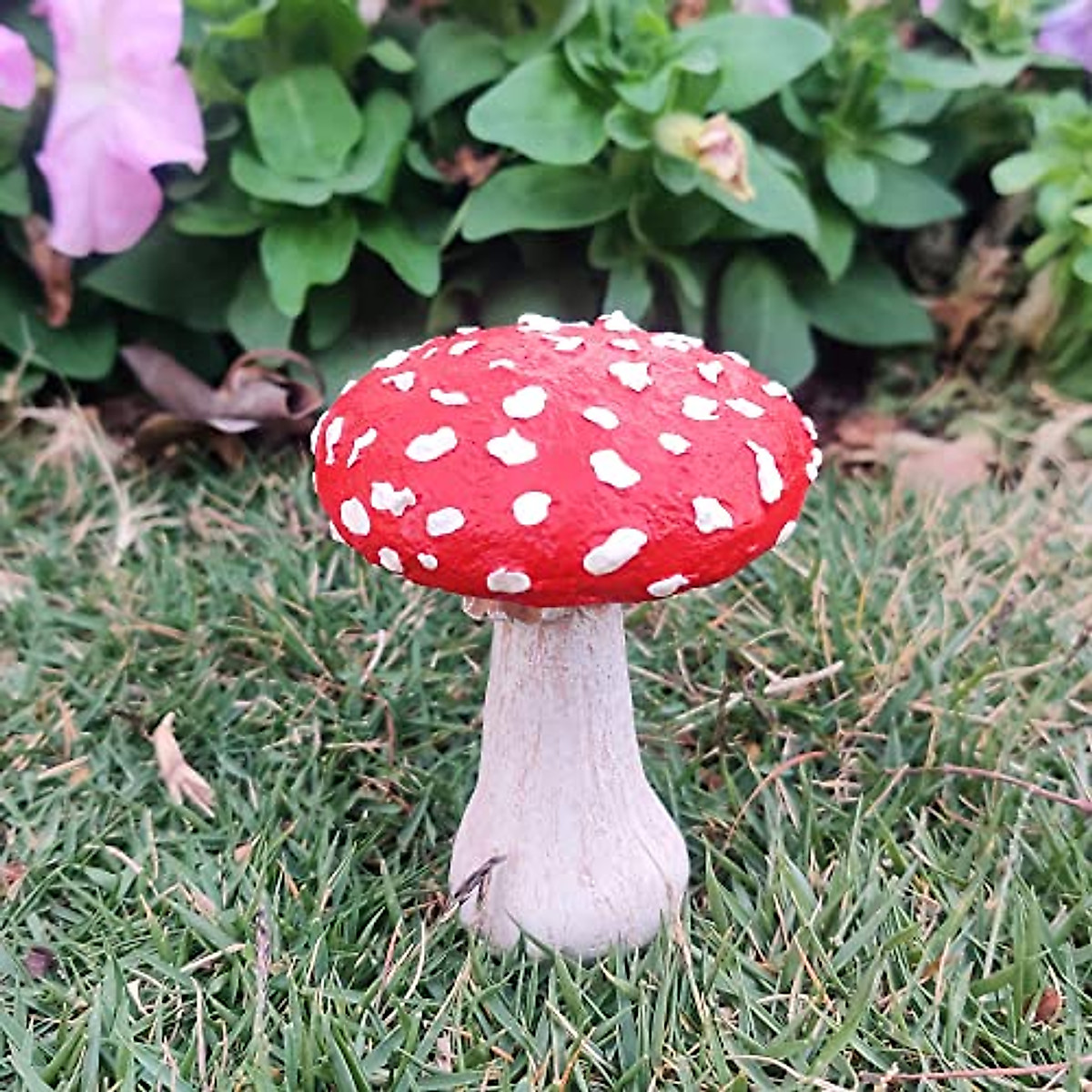 HOWFIELD Mushroom Decor Outdoor Garden Statue - Resin Miniature Figurines Fairy Garden Accessories Decor Lawn Ornaments