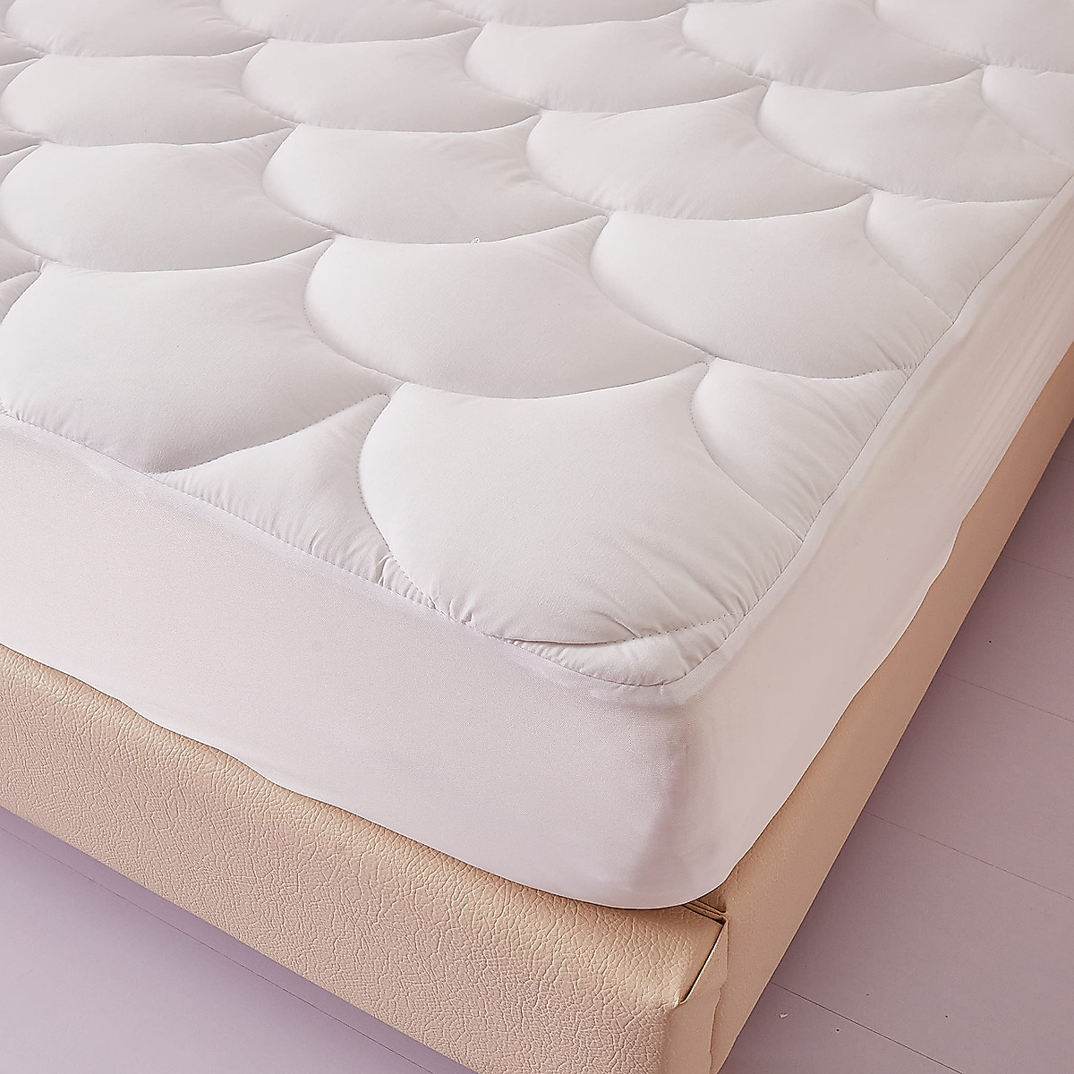 Premium Mattress Pad Cover Fitted with 18" Deep Pockets - Quality Luxury Material Quilted Mattress Topper Bed Protection - Twin, TwinXL, Full, Queen, King, Cal-King (Stretches to 18 Inches) (Queen)