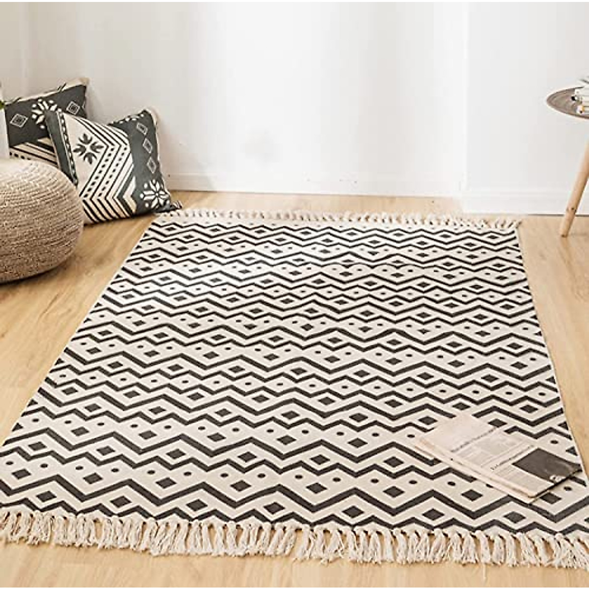 lightlux Moroccan Woven Carpet - Boho Area Rug 5' x 7' for Indoor and Outdoor Use in Large Bedroom and Living Room - Machine Washable and Tribal Farmhouse Collection