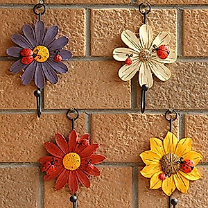 Creative Daisy Resin Wall Hooks Wall Mounted Art Flower Iron Hook Hand-Painted Hanging Coat / Hat /Key/ Towel Hooks Home Decoration(Set of 4)
