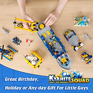 City Arctic Explorer Ship Building Toy Set,797pcs City Arctic Explorer Boat Building Kit with Coral Reef Scene,Octopus,Crab, Submarine and Helicopter,Ocean Building Toy for 6+ Years Old Boy Girl Gift