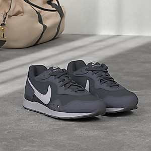 Nike Men's Sneakers, Navy, 9.5